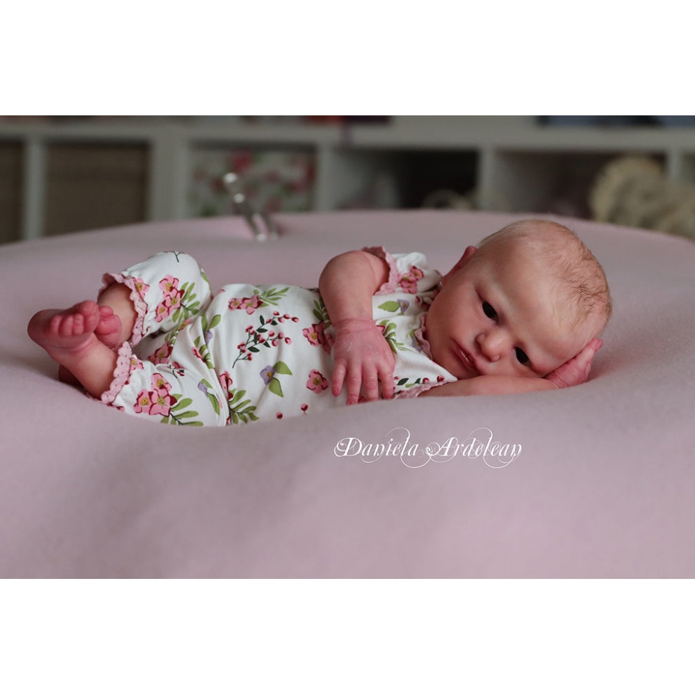 Isabelle Awake by Realborn®