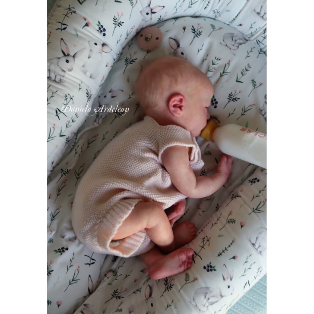 Isabelle Awake by Realborn®