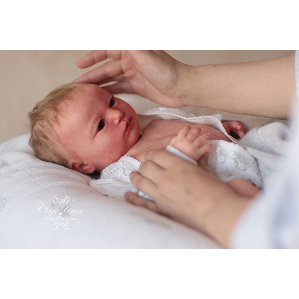 Isabelle Awake by Realborn®